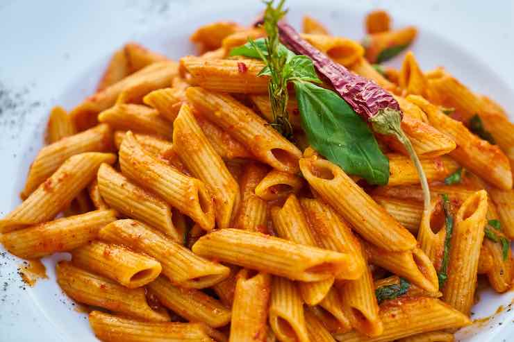 La pasta fa ingrassare? Quanti grammi al giorno si possono mangiare