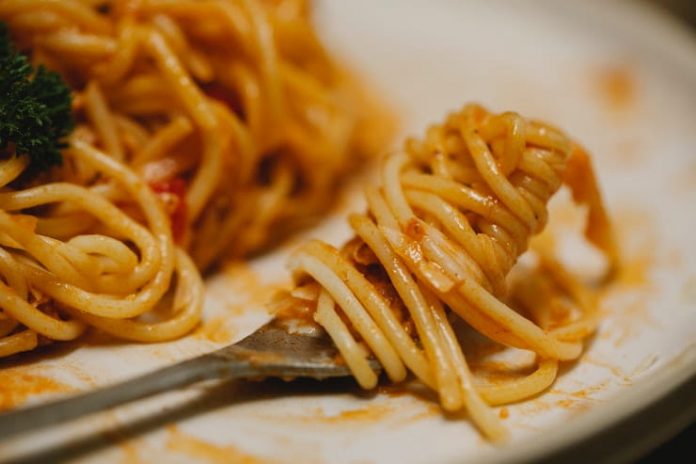 Pasta con i sassi del mare: ecco perché si fa e dove