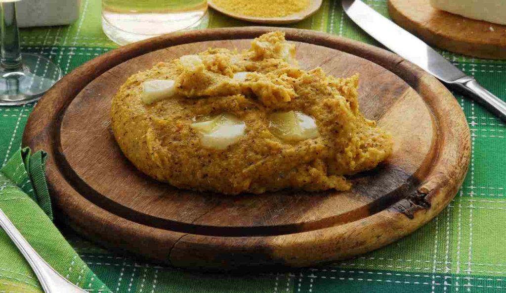 Polenta taragna: ecco la vera ricetta di questo piatto tradizionale